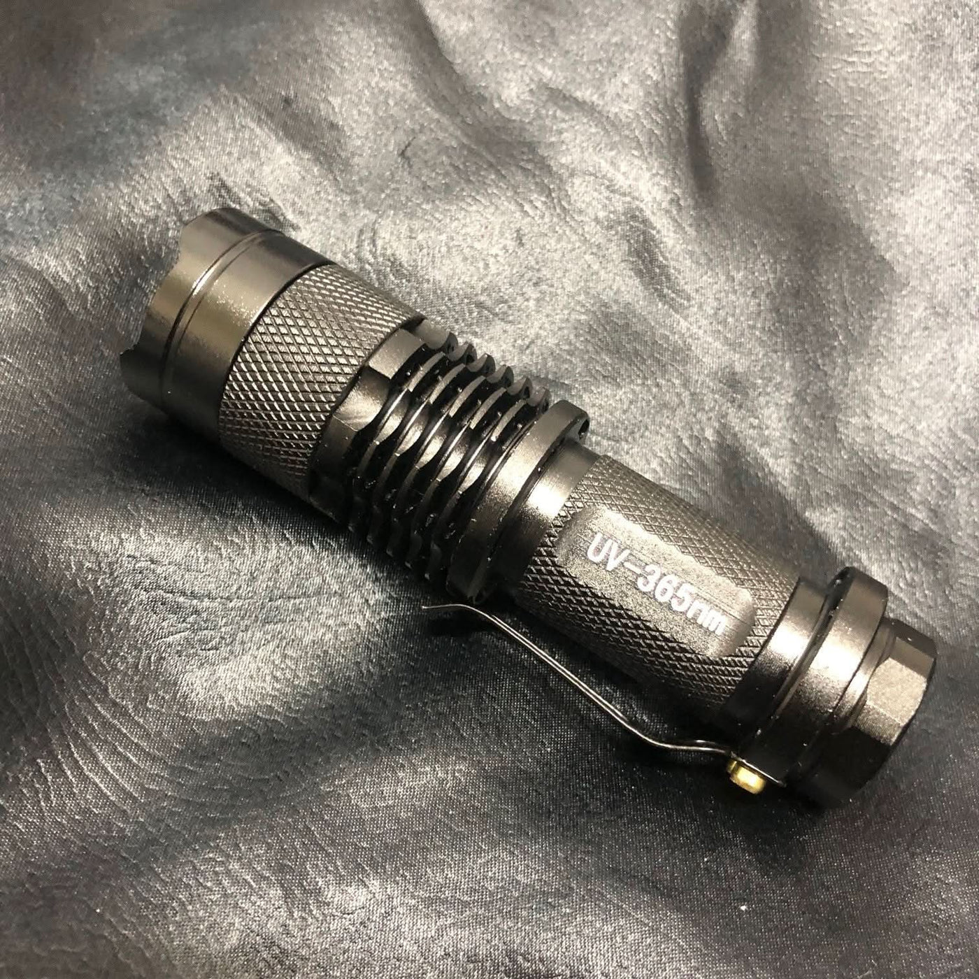 The Illuminator (UV light reacting) Weighted GLOW Spinner - 100 grams ...